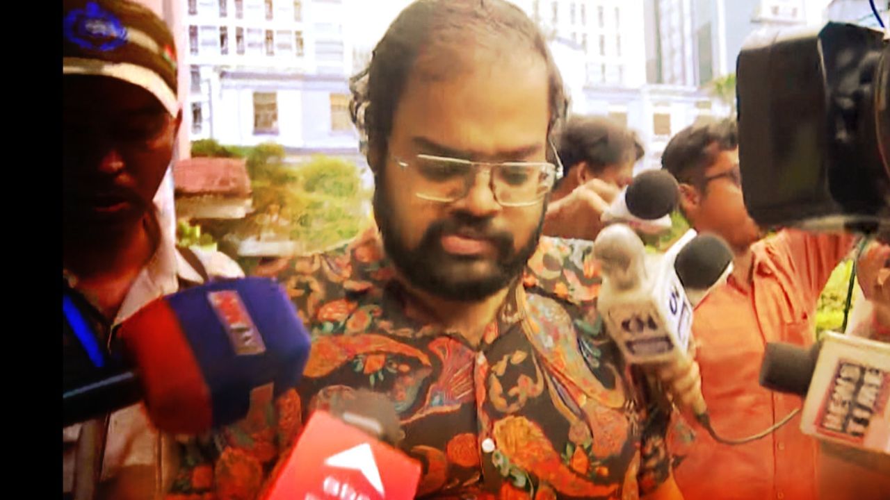 RG Kar: সন্দীপের দিকে আঙুল উঠতে 'নিল ডাউন' করিয়ে রেখেছিলেন! 'ঘরের ছেলে ...