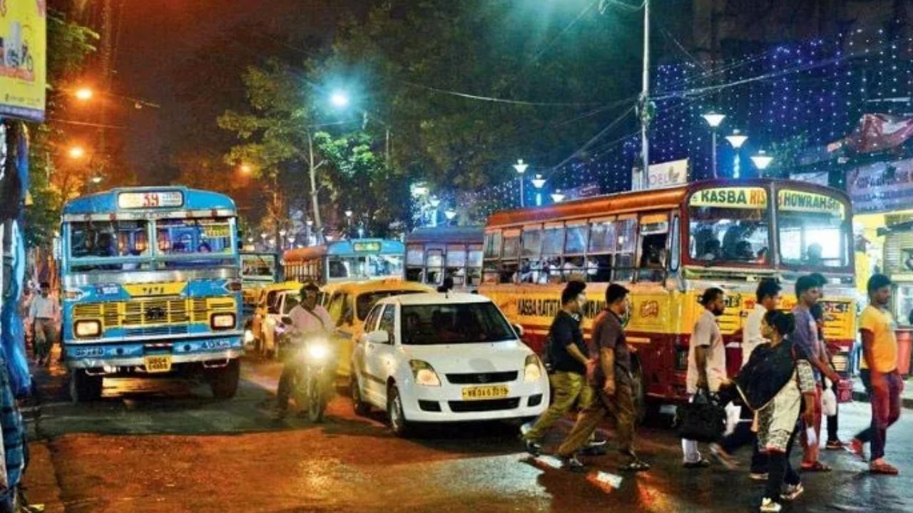 Kolkata Bus: কলকাতার রাস্তা থেকে 'উধাও' ৫৬৫টি বাস, হয়রানির শেষ নেই ...