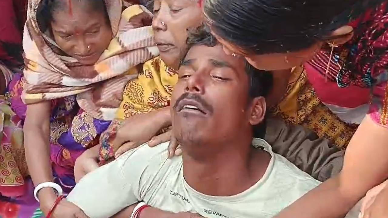 Murshidabad: স্কুলে থেকে ফিরেই নিখোঁজ, রাত পোহাতেই পুকুর পাড়ে গিয়ে ...