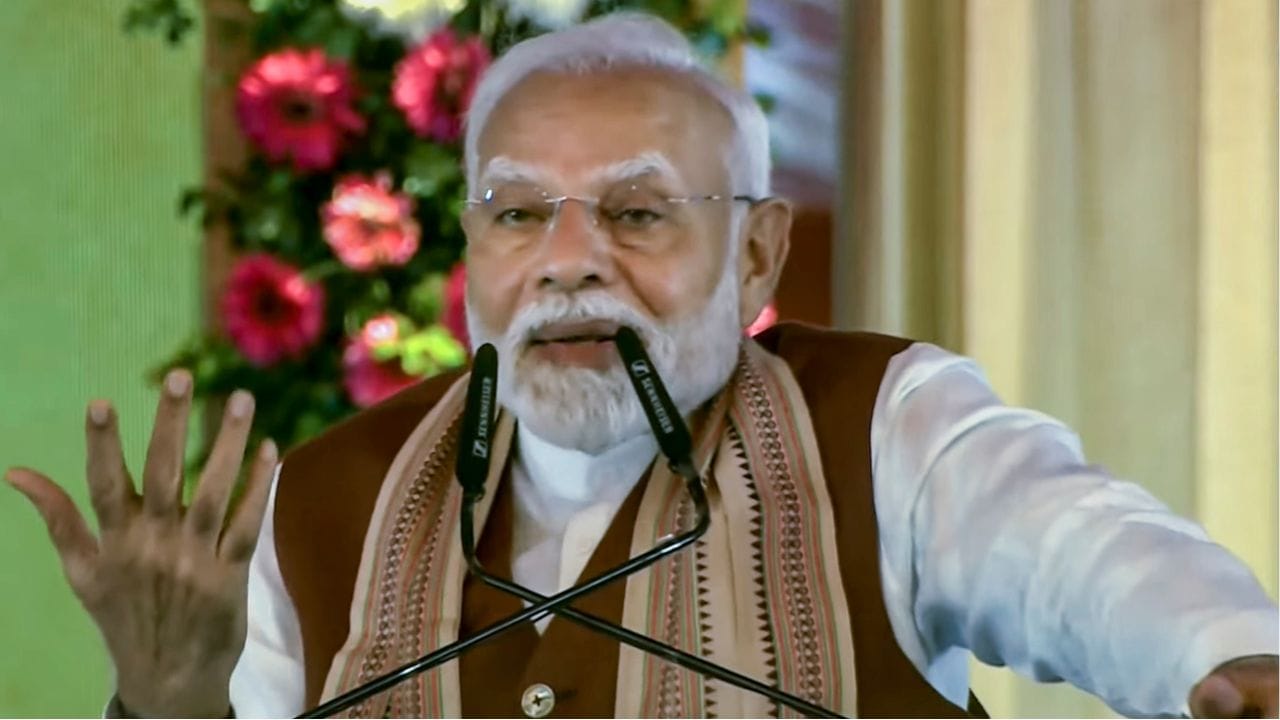 PM Narendra Modi: 'যারা ক্ষমতাকে জন্মগত অধিকার ভাবে...' হঠাৎ কেন একথা ...