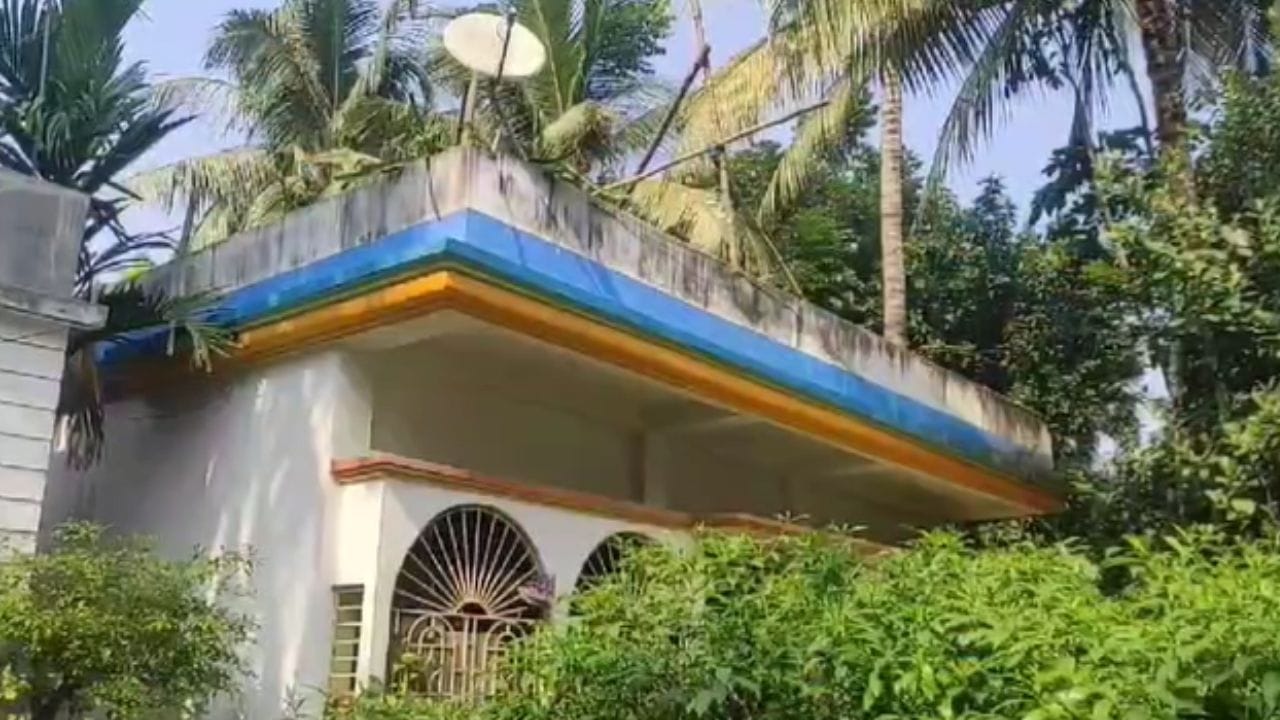 Gaighata: ছাদে পিকনিক করতে গিয়ে স্ত্রীর সামনেই কি না...,এখনও ভাবতেই ...