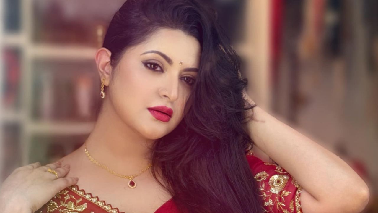 Pori Moni: 'ধর্মের দোহাই দিয়ে কী চলছে বাংলাদেশে?' প্রশ্ন তুলেছিলেন ...