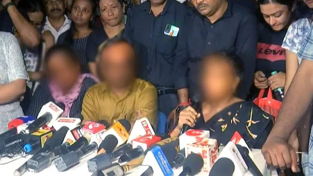 Tilottama: ‘তিলোত্তমার তদন্তে CBI কিচ্ছু করেনি, পিছনে অদৃশ্য হাত রয়েছে ...