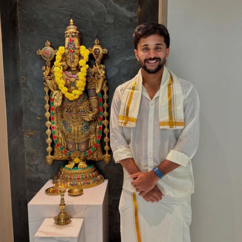 Nitish Kumar Reddy: ঈশ্বরের শরণে নীতীশ কুমার রেড্ডি, তিরুপতিতে ...