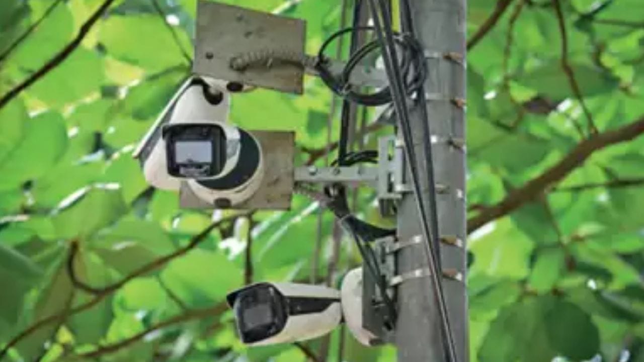 CCTV: অনুমতি ছাড়াই কেউ আপনার বাড়ির সামনে সিসিটিভি বসাতে পারে? কী ...
