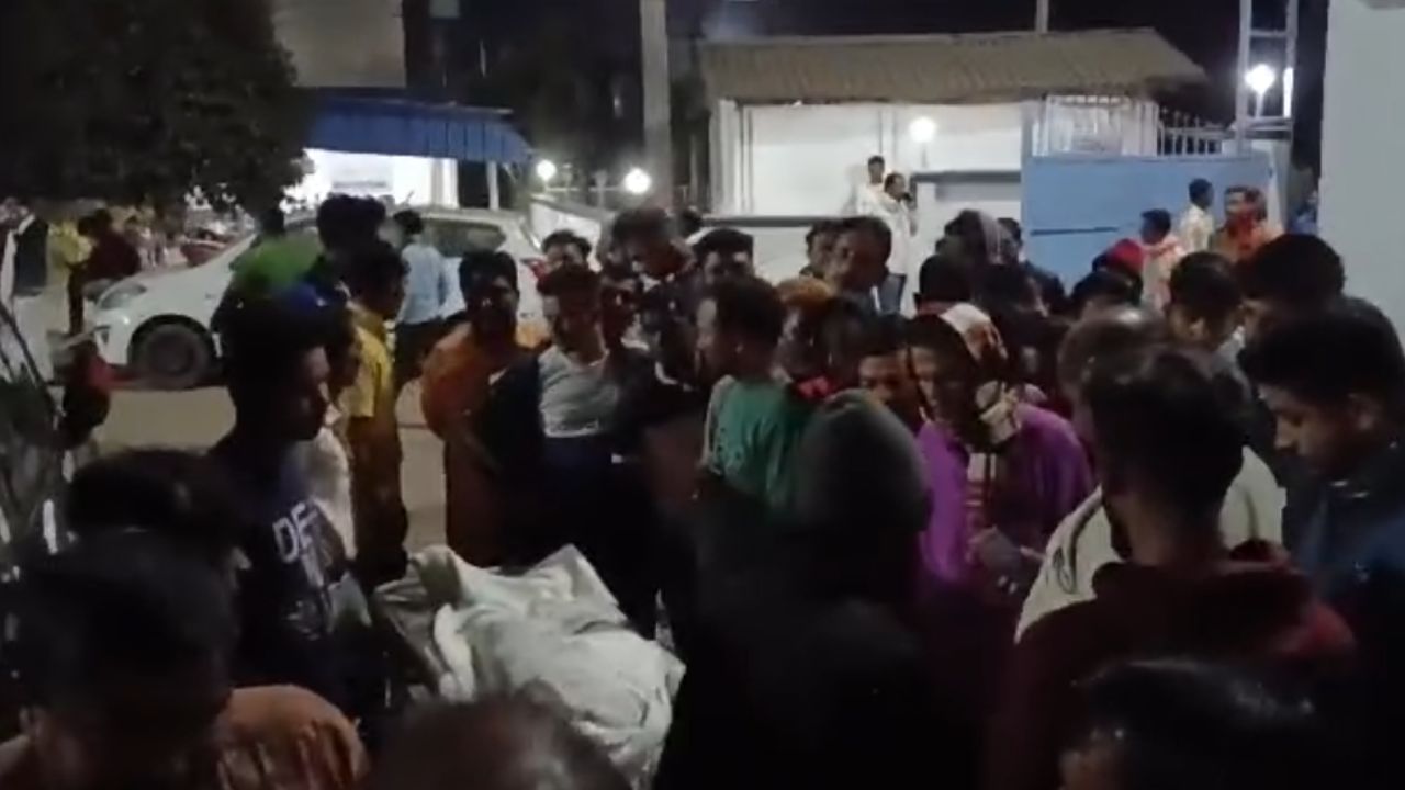 TMC Worker: তৃণমূল কর্মীকে পিষে মেরে দিল বোলেরো গাড়ি! হেঁচড়ে নিয়ে গেল বডি! বিস্ফোরক অভিযোগ ...