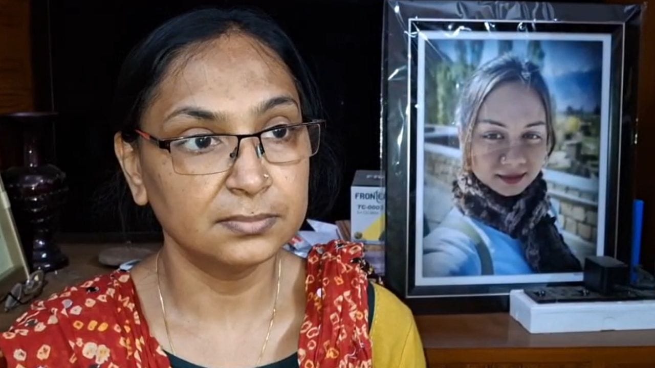 Chandannagar: ইভটিজিং-ই হয়েছিল, নতুন করে অভিযোগ দায়ের সুতন্দ্রার ...