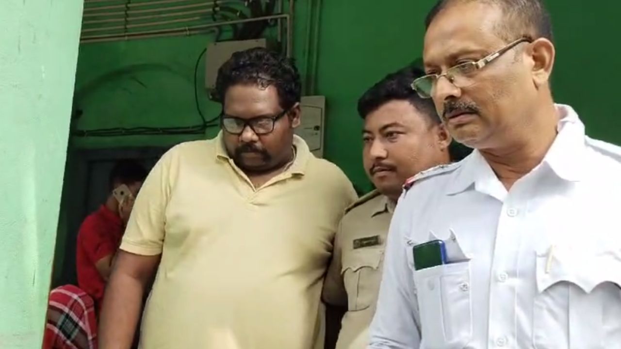 Howrah: কোম্পানি থেকে ৫৩ লক্ষ টাকা হাতানোর অভিযোগ, গ্রেফতার ম্যানেজার - Bengali News | Howrah ...