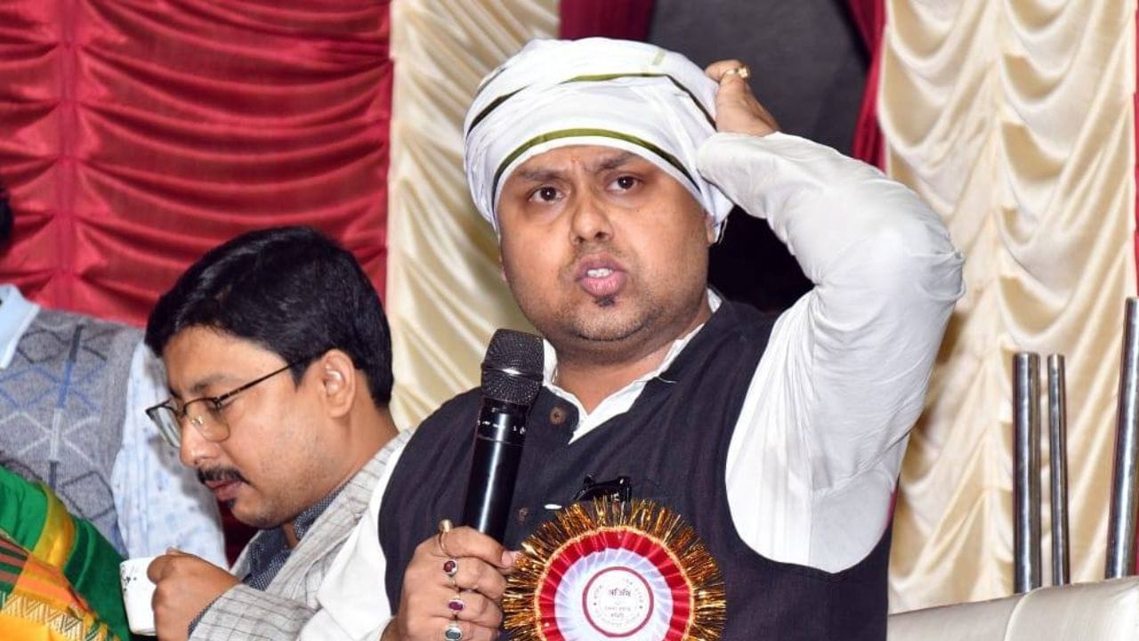 Koustav Bagchi: বিজেপি নেতা কৌস্তভ বাগচীর বিরুদ্ধে FIR, কেন? - Bengali ...