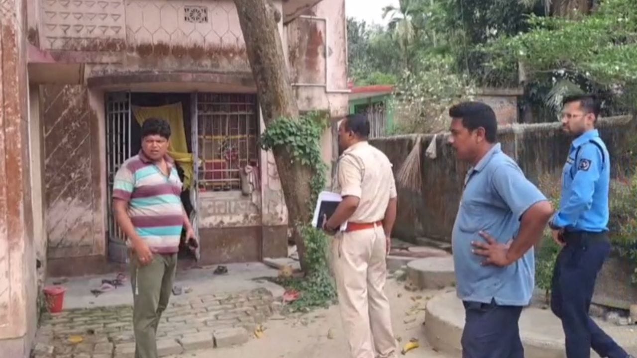 বাড়ি ছিল ফাঁকা, সেই সুযোগটাই কাজে লাগিয়েছিল, ব্যাস তারপরই... - Bengali News | Some thief ...