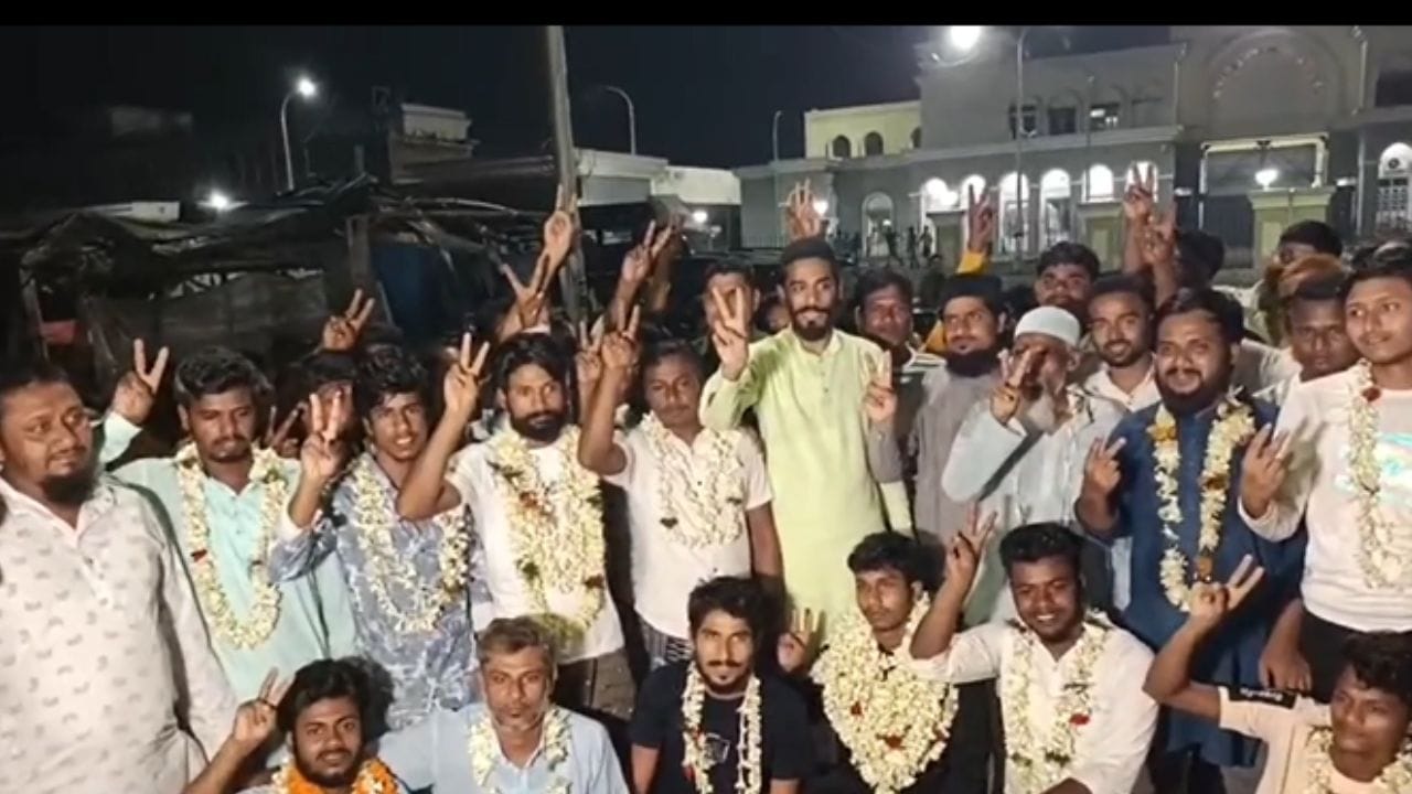 Bhangar: ভাঙড়ে আগুন লাগানোর ঘটনায় মুক্তি পেলেন ২৫ ISF কর্মী , বরণ করে ...