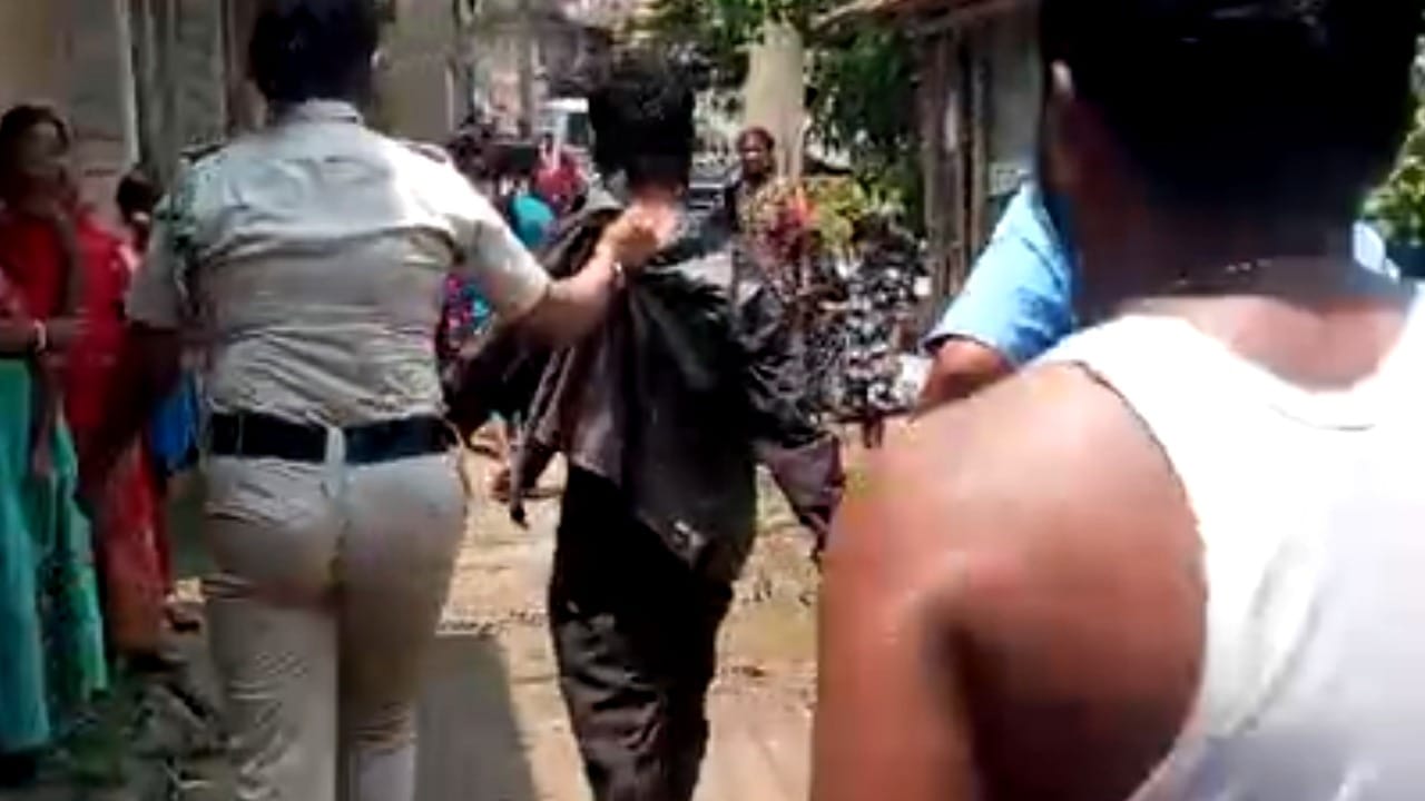 Howrah: মামারবাড়ি থেকে ফেরার পথে নাবালিকাকে অস্ত্র দেখিয়ে তুলে নিয়ে যাওয়ার চেষ্টা, যুবককে ...