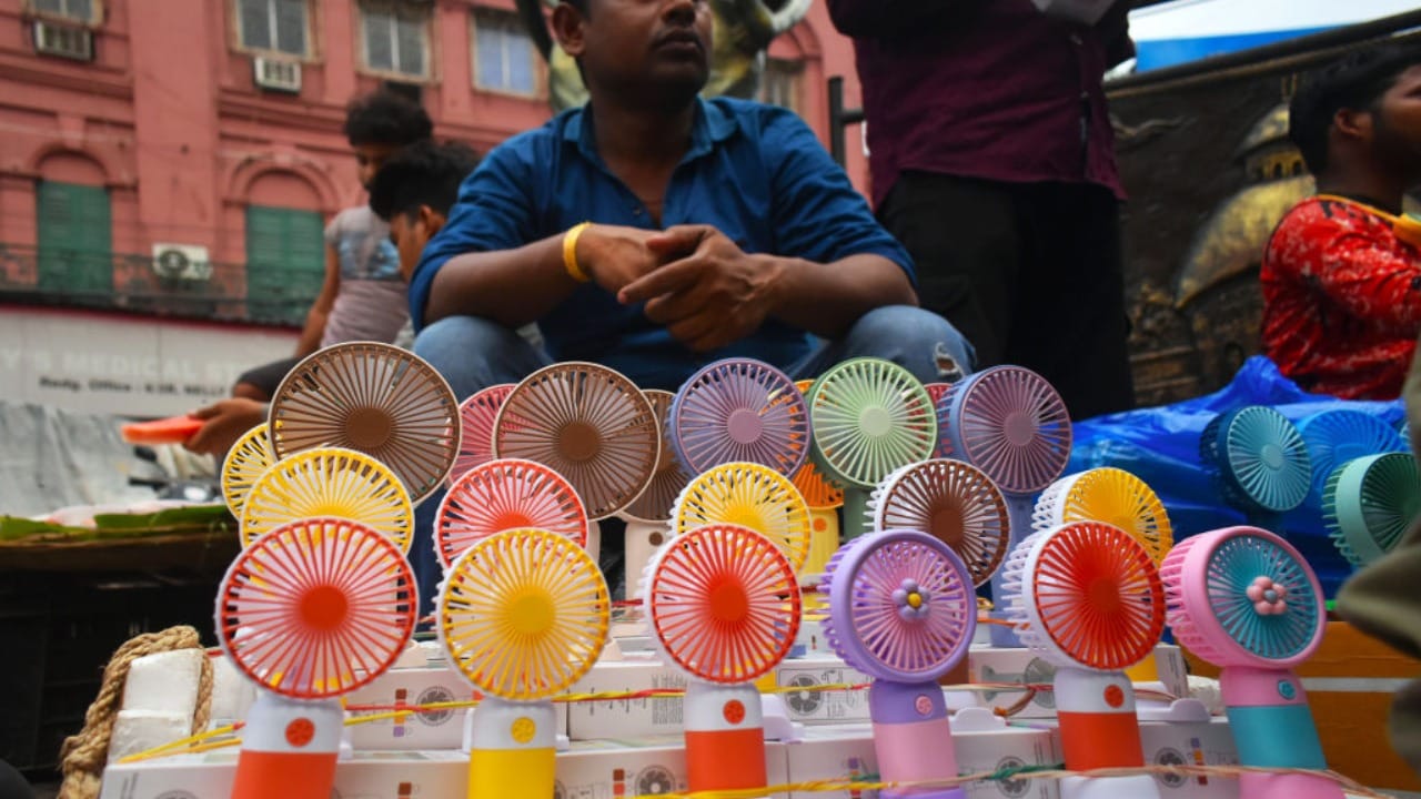 Rain Forecast: ডেডলাইন বুধবার! বর্ষা না এলেও ঘুরবে হাওয়া, বড়সড় ...