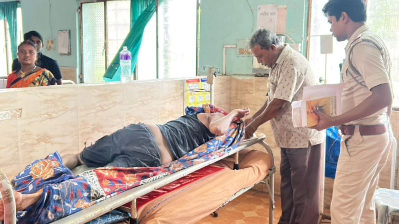 Paschim Medinipur: গলা থেকে গাল পর্যন্ত গভীর ক্ষত, কেশিয়াড়ি বিডিও ...