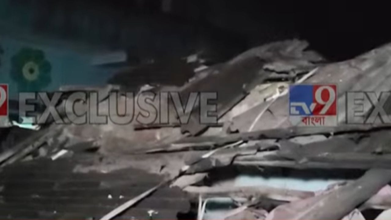 Katwa: ছিন্নভিন্ন হয়ে যায় শরীর, বিস্ফোরণে কেঁপে উঠল কাটোয়ার রাজোয়া গ্রাম - Bengali News ...