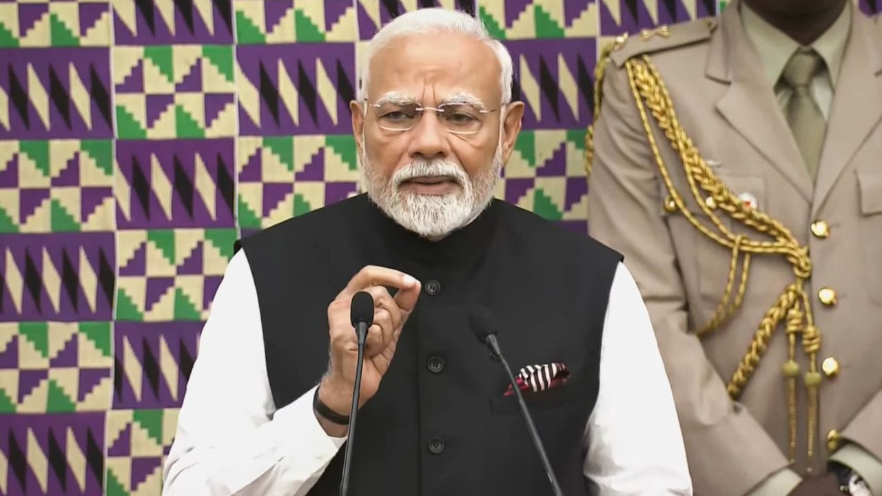 PM Modi in Ghana: 'সিস্টেম নয়, সংস্কার!', ঘানার সংসদে মোদী বোঝালেন ভারতের নীতি - Bengali News ...