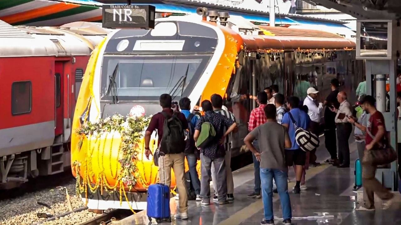 Train Ticket Rules Change: চাইলেই আর ট্রেনের টিকিট পাওয়া যাবে না! বুকিংয়ের নিয়মে বিরাট ...