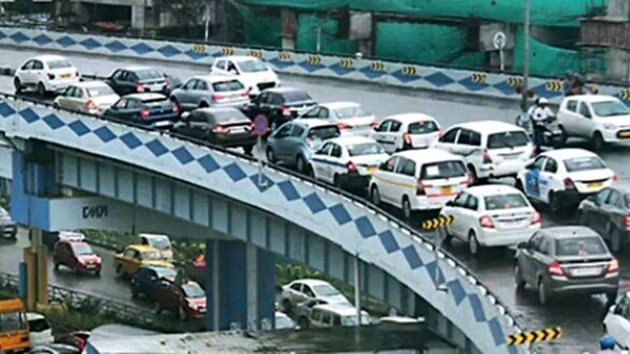 Traffic Jam at Chingrighata: দ্রুত কেটে যাবে চিংড়িঘাটার যান-যন্ত্রণা ...