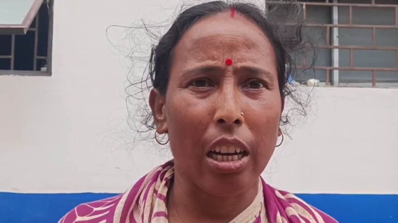 Dinhata: পুলিশি নিরাপত্তার পরও ফের BJP নেত্রীর বাড়িতে হামলার অভিযোগ - Bengali News | Dinhata ...