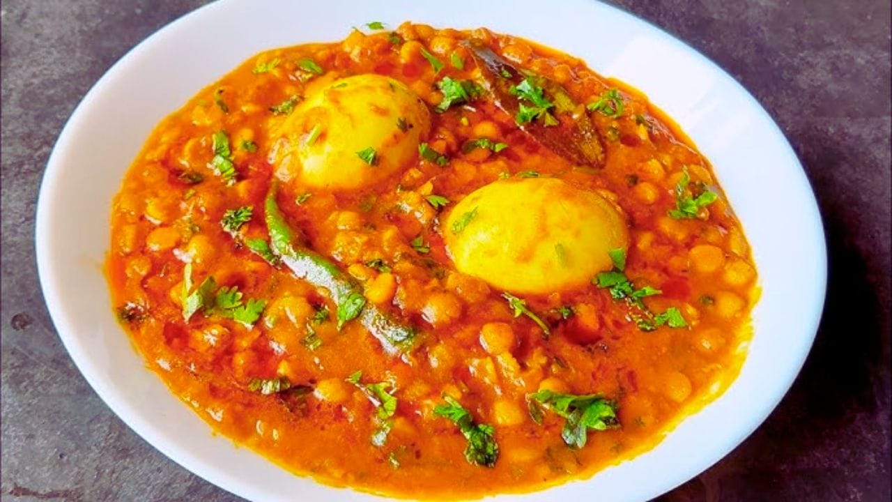 Egg Chana Dal Curry Recipe: ডালনা ছাড়ুন, ডিম দিয়ে ডাল রাঁধুন, পাতে ...