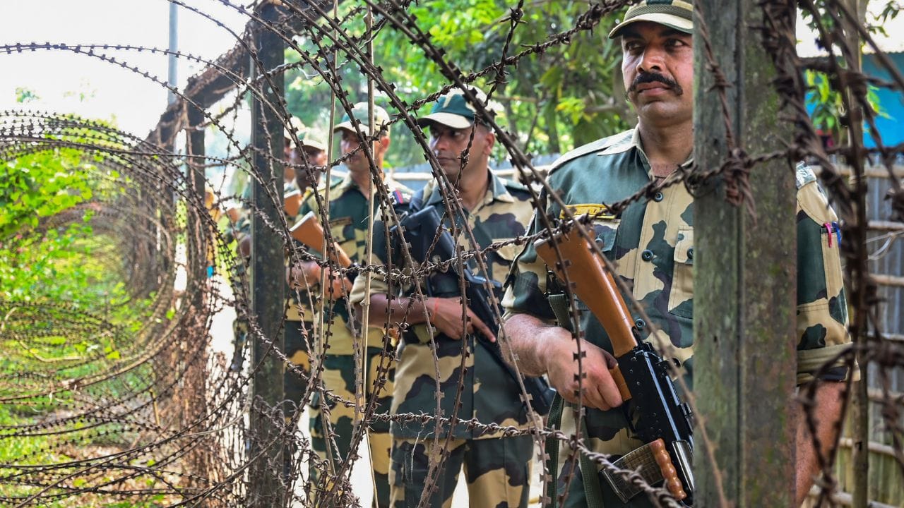 India-Bangladesh Border: টাকা দিয়েও জমি মেলেনি! বাংলাদেশ সীমান্তের ...