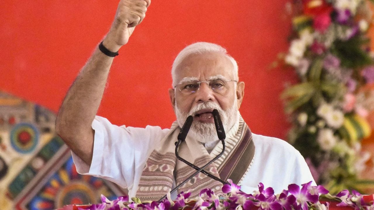 PM Narendra Modi: 'জেলে বসে সরকার চালানো যাবে না', বিহারের মঞ্চ থেকে ...