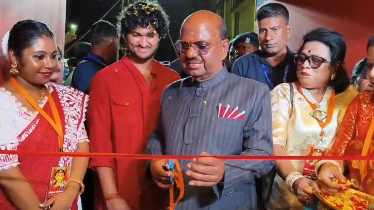 C V Ananda Bose: শ্রীরামপুরে গিয়ে ৮০ বছর পুরনো পুজো উদ্বোধন করলেন ...