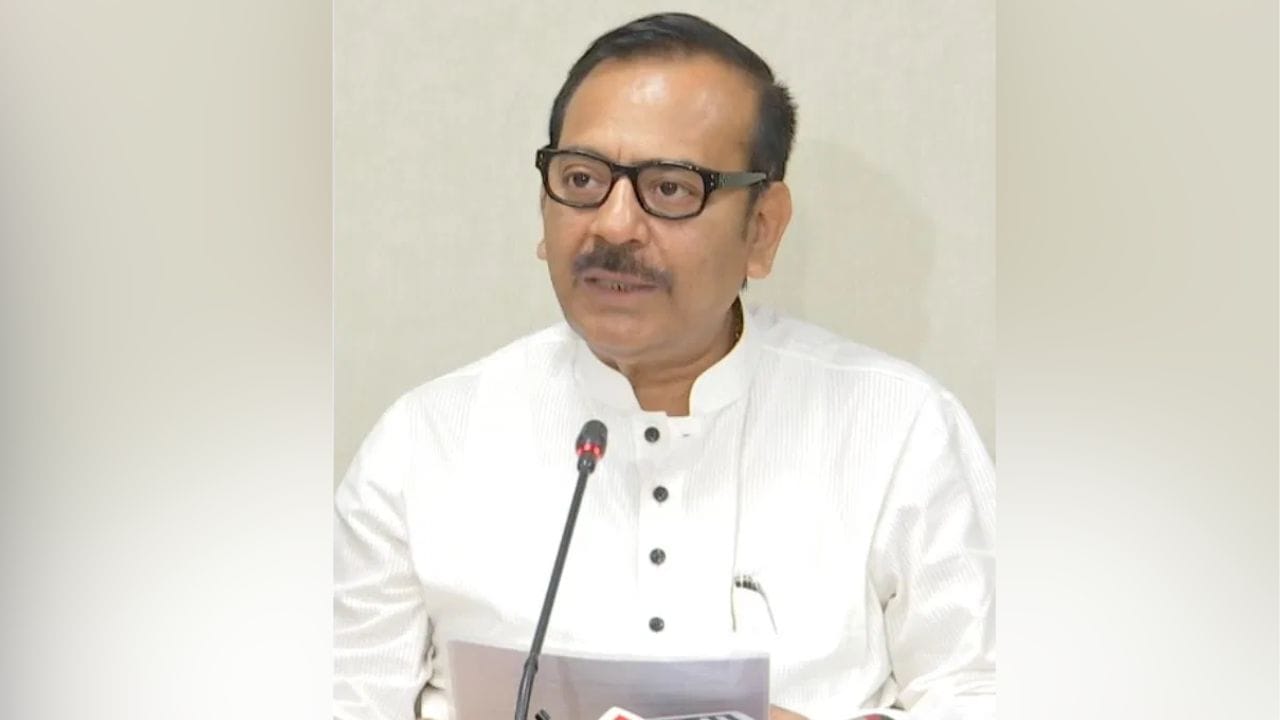 Arup Biswas: অরূপের ক্রীড়া দফতর কে দেখবেন? - Bengali News | CM Mamata Banerjee will look after ...