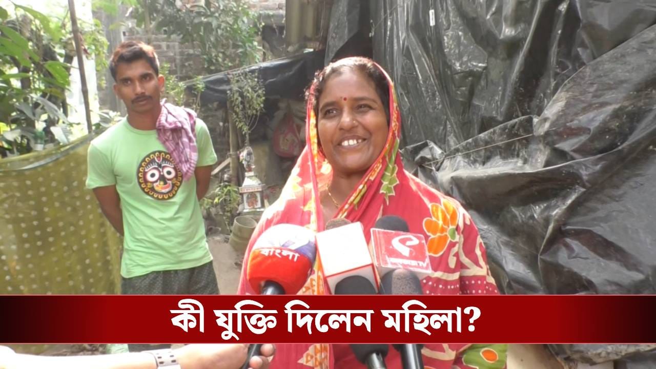 SIR in Bengal: মা-মেয়ের বয়সের ফারাক ৭ বছর, হেসে মহিলা বললেন ...