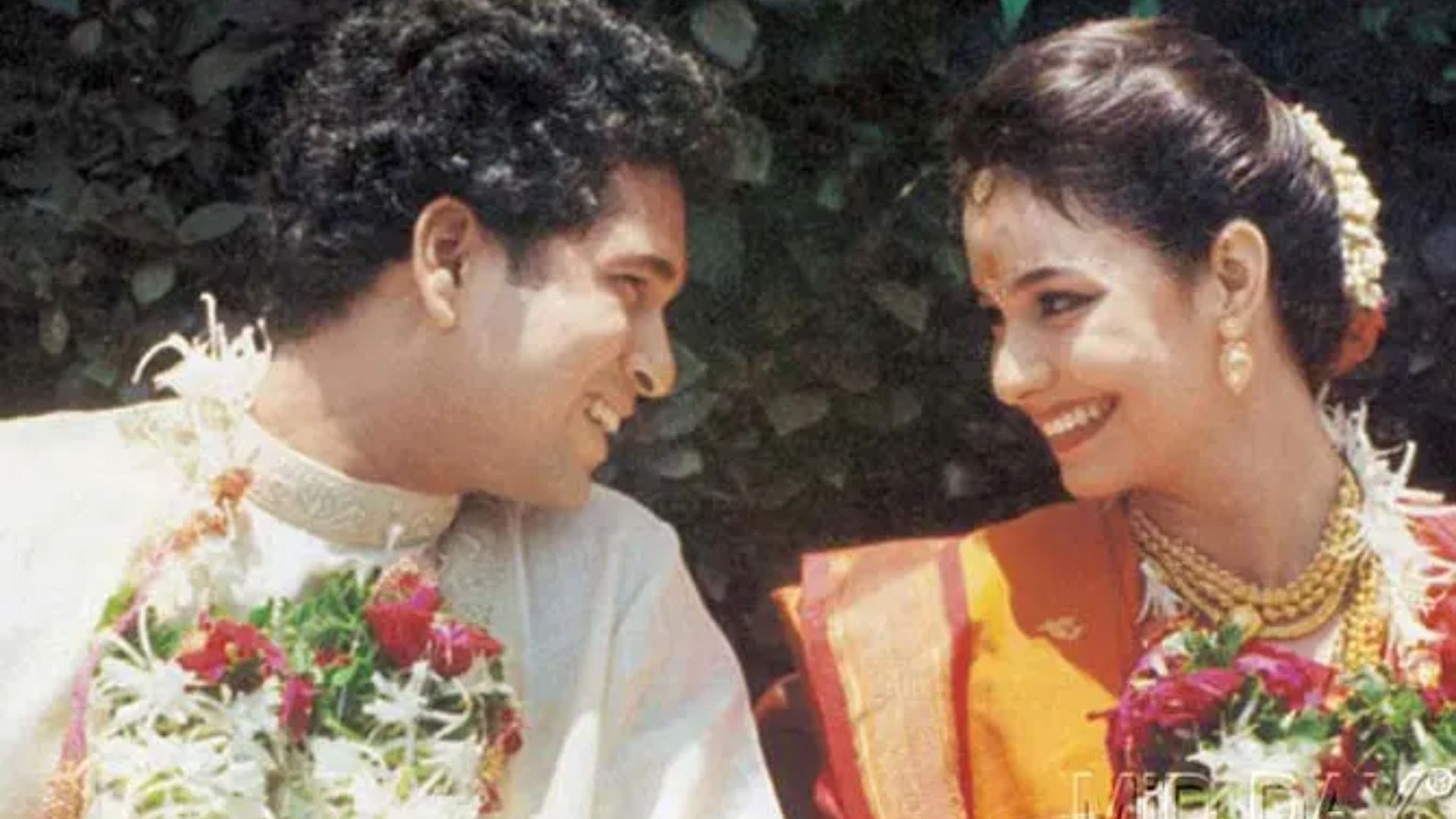 ক্রিকেটের 'বিস্ময় বালক' সচিনকে কীভাবে পটিয়েছিলেন ৫ বছরের বড় অঞ্জলি ...